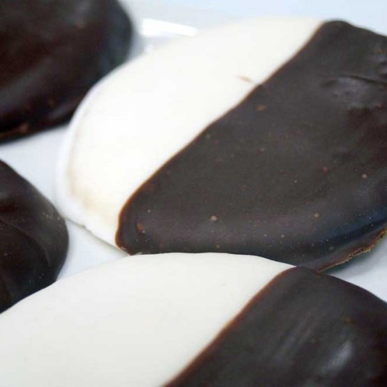 Davis Bakery – "The Taste Tells the Story"