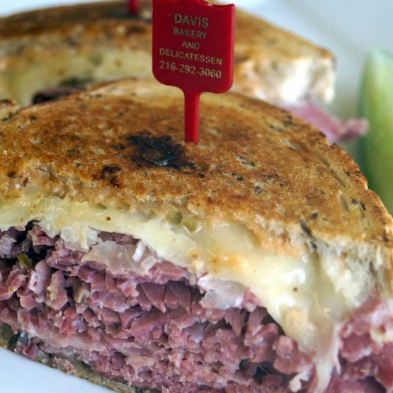 The Corned Beef Sandwich Kit – Davis Bakery