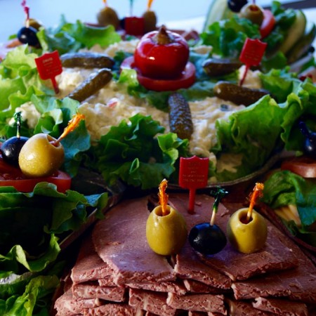 Davis Bakery – "The Taste Tells the Story"